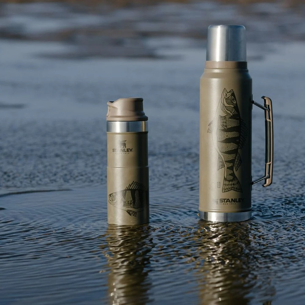 Stanley 0.47L Classic Trigger-Action Travel Mug - Tan Peter Perch - 10 ...